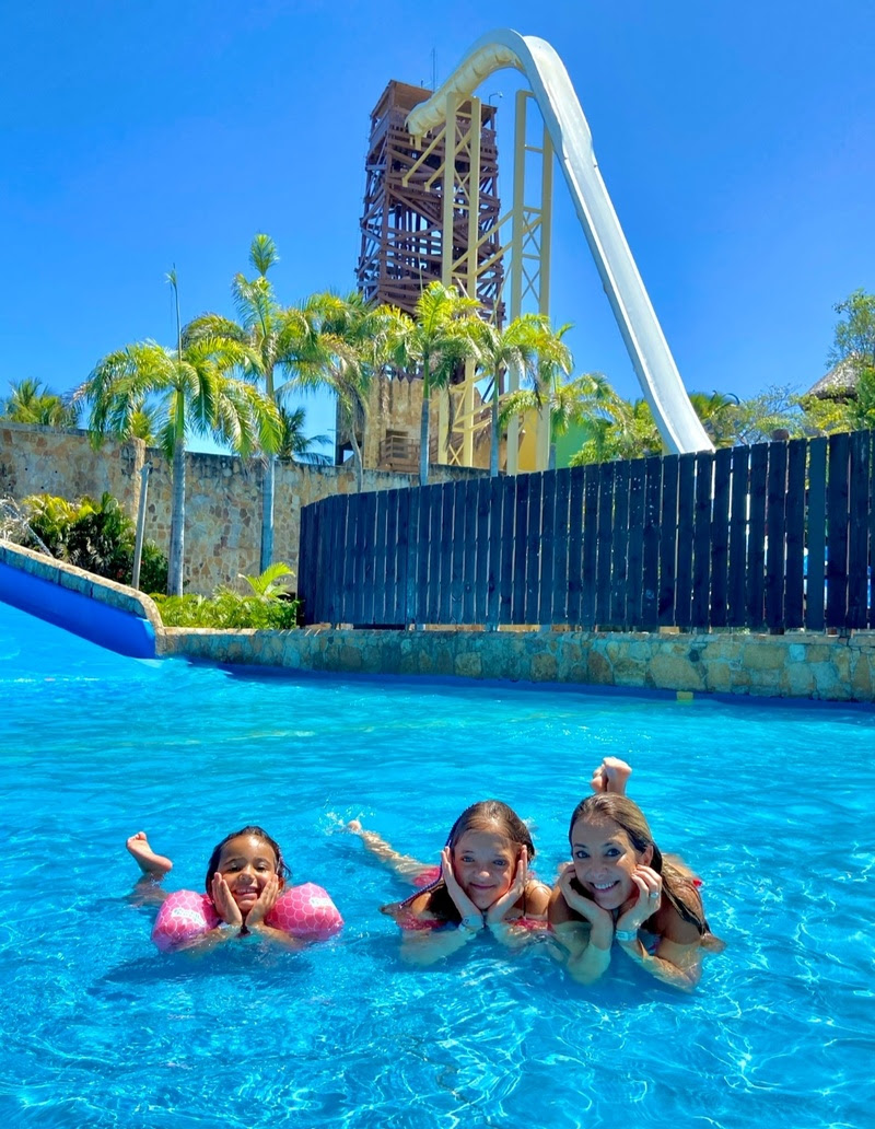 Ticiane Pinheiro curte ano novo em família no Beach Park | AIB News